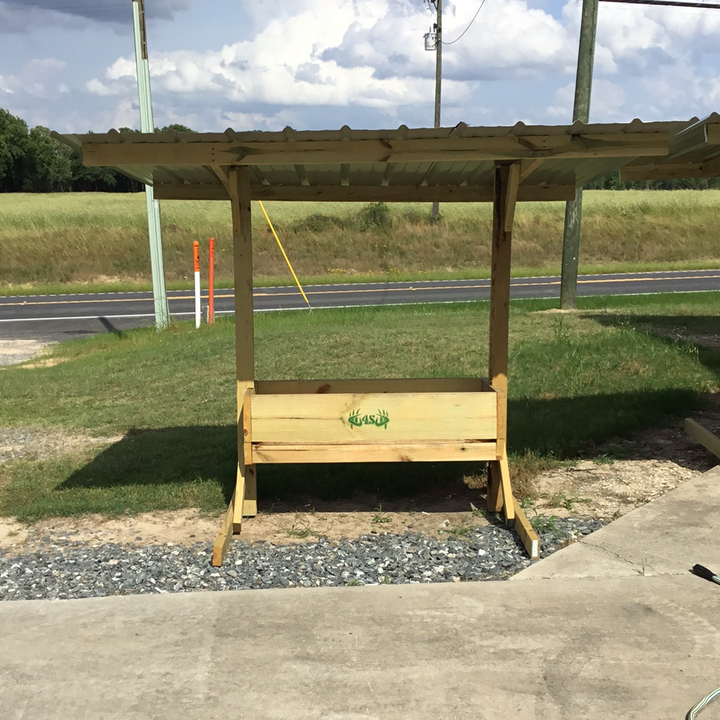 Deer trough feeder store